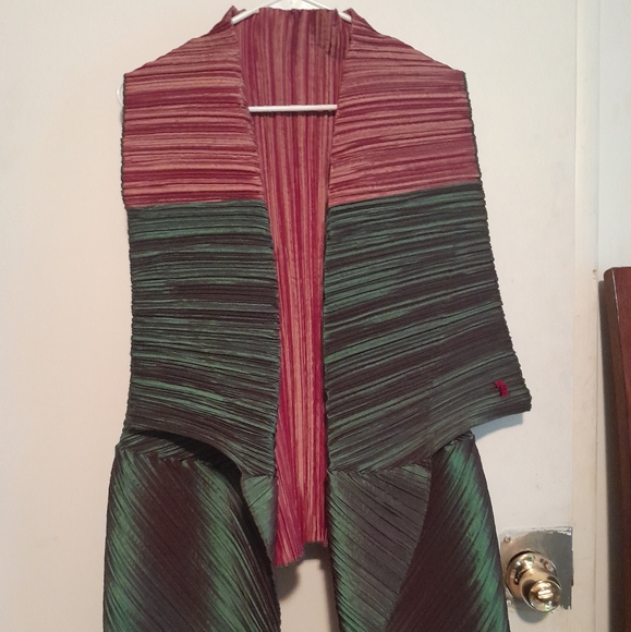 Caren Shen | Tops | Caren Shen Vest | Poshmark